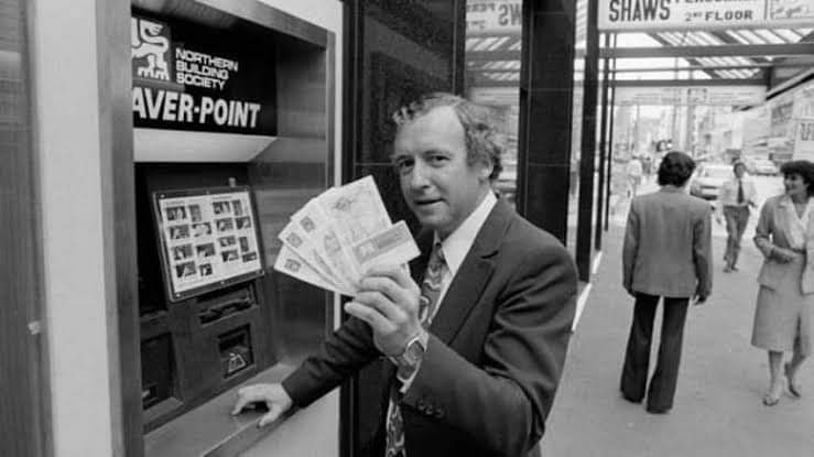 27 มิ.ย. 1967 ตู้ ATM เครื่องแรกของโลก ติดตั้งในประเทศอังกฤษ