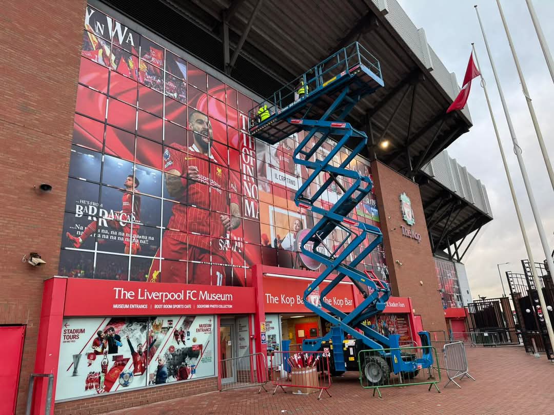 [LFC] อัพเดตล่าสุด ภาพนอกสนามแอนฟิลด์ที่มีการเปลี่ยน Display เมื่อวานนี้