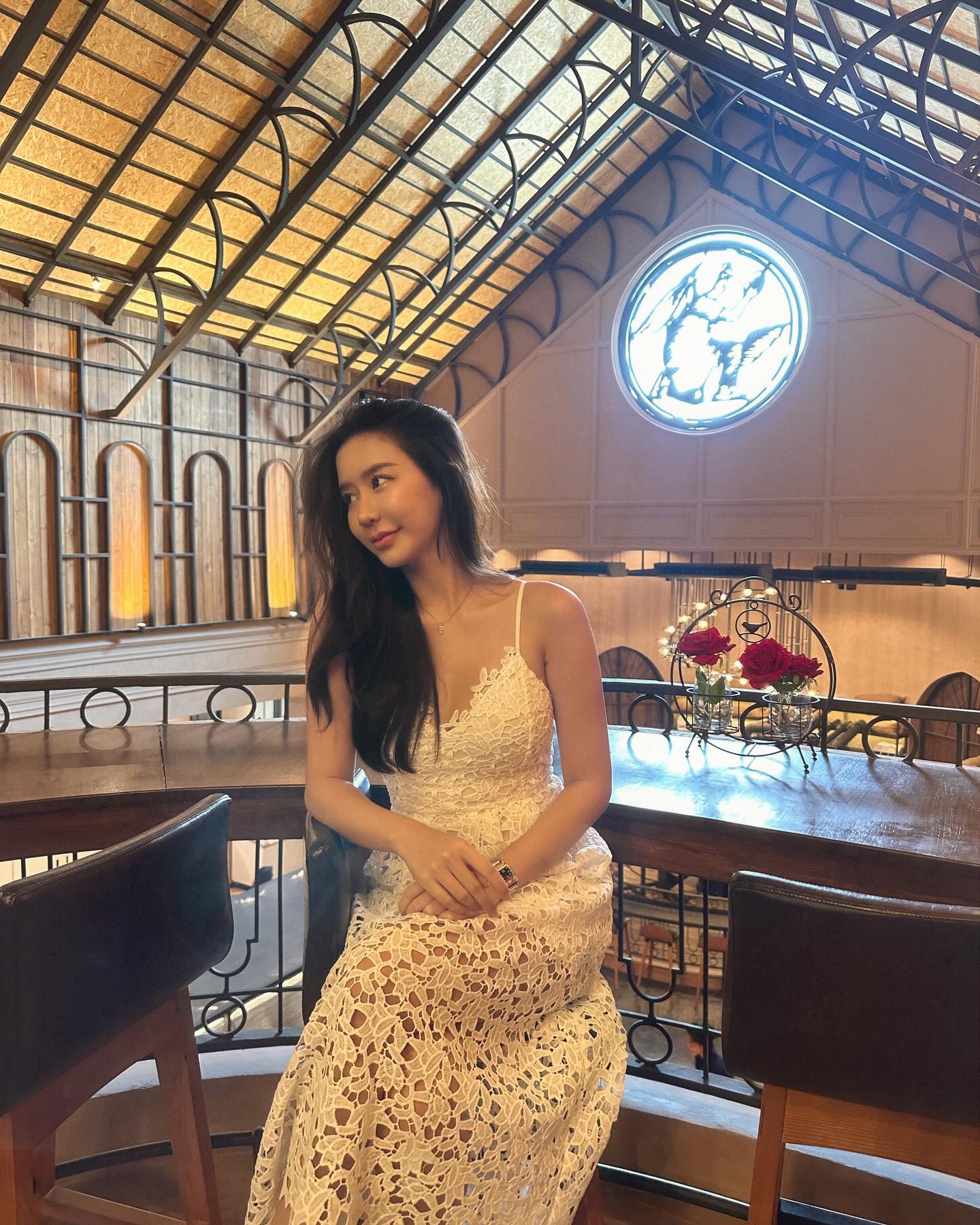 น้องแพรวา k.praewa ลูกไม้สีขาว 4 GIF