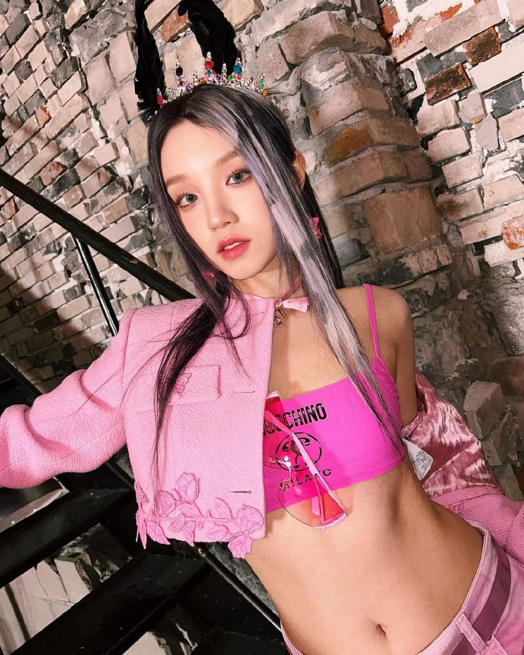 Yuqi (G)I-DLE 3 รูป อังคารสีชมพู