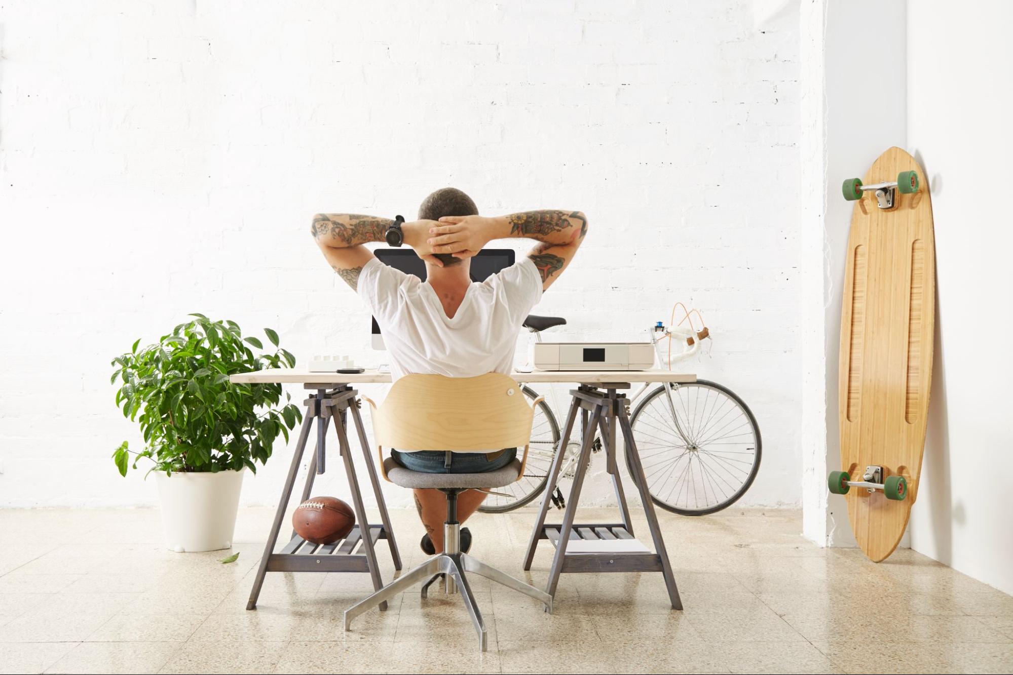 Ergonomic หลักการจัดเก้าอี้และท่านั่งที่เหมาะสม ลดปวดหลัง